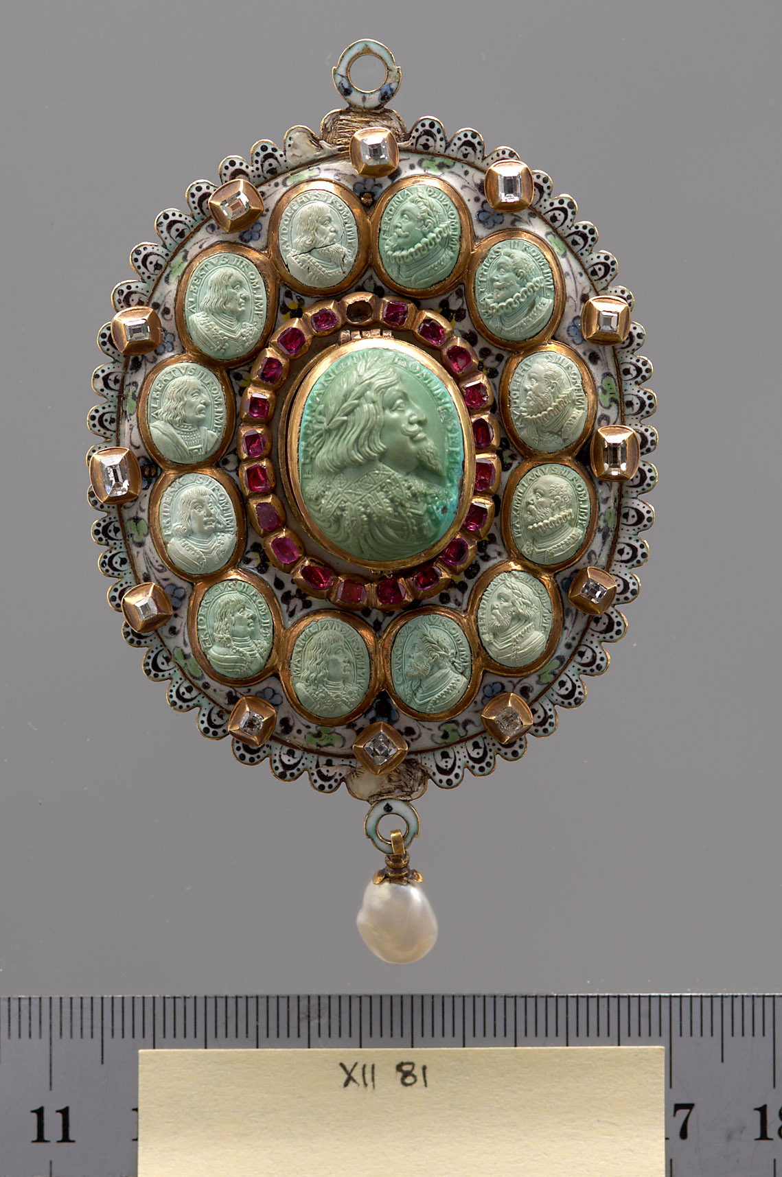 Medaillonkapsel mit Porträt Kaiser Ferdinand III. (VS); Adler (RS ...