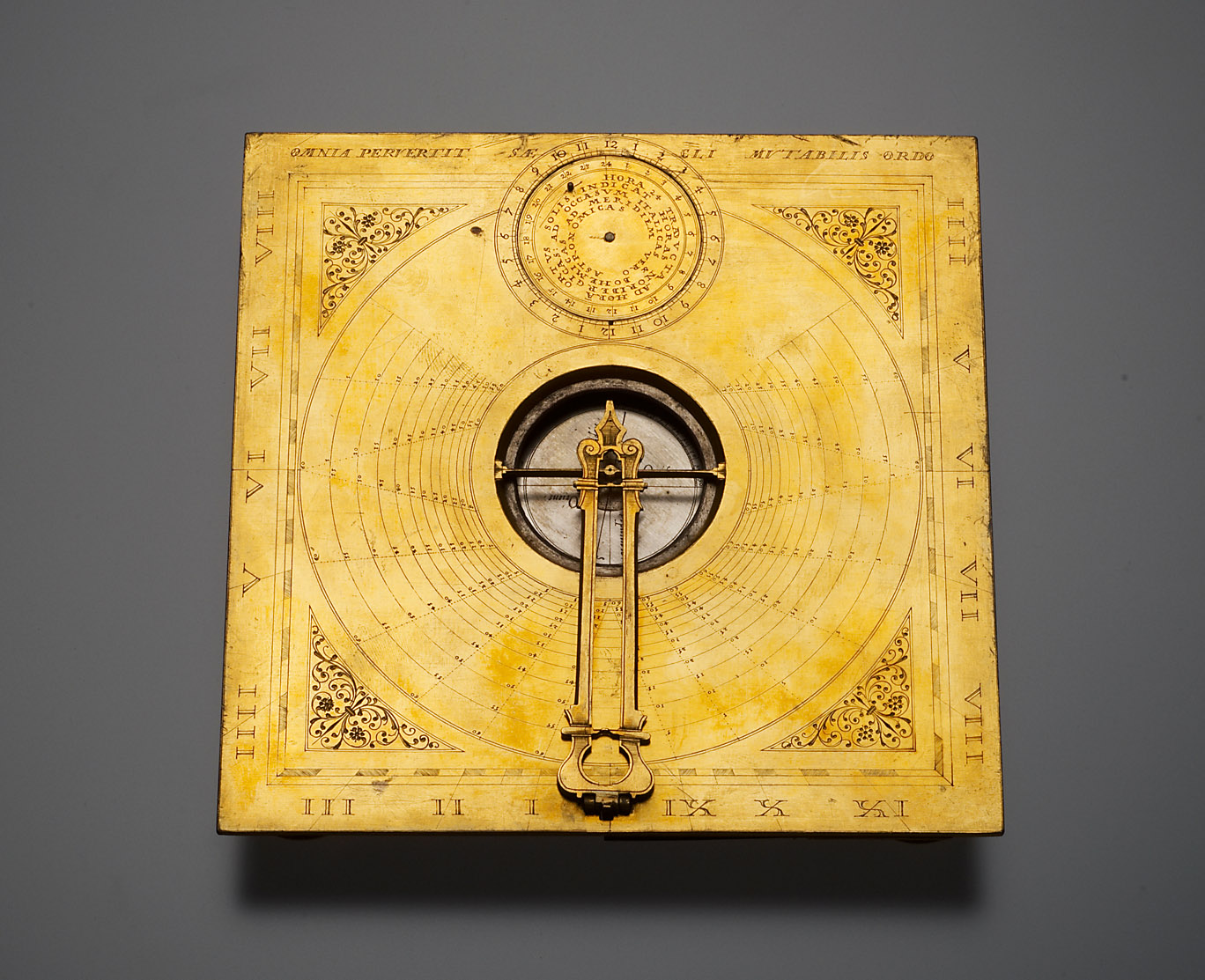 Horizontal Table Sundial - Artworks - Kunsthistorisches Museum - KHM.at